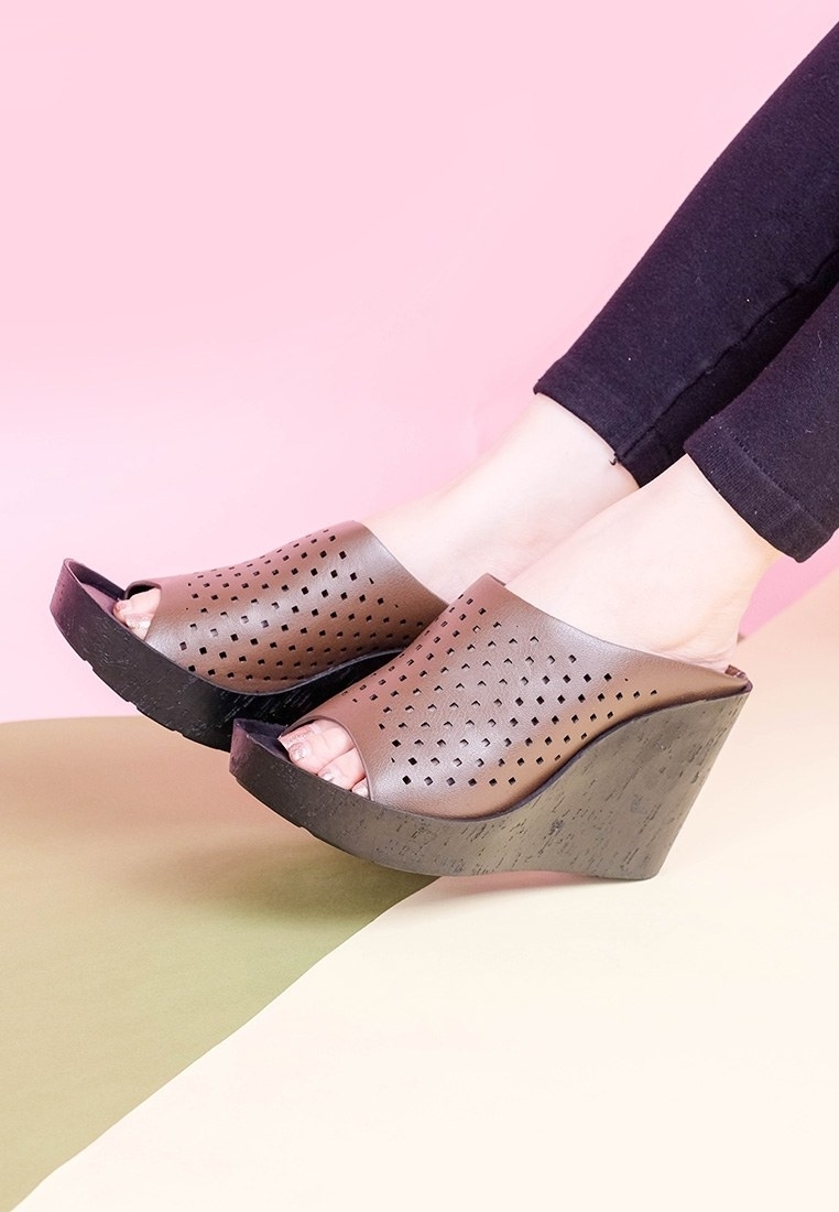 Clarette Wedges Genna - Brown,36 - Shoesmart